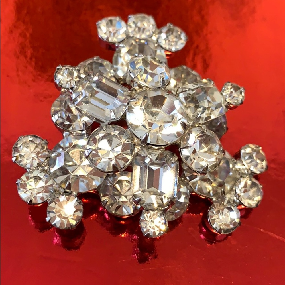 #370 Rock Crystal Snowflake . - Gem